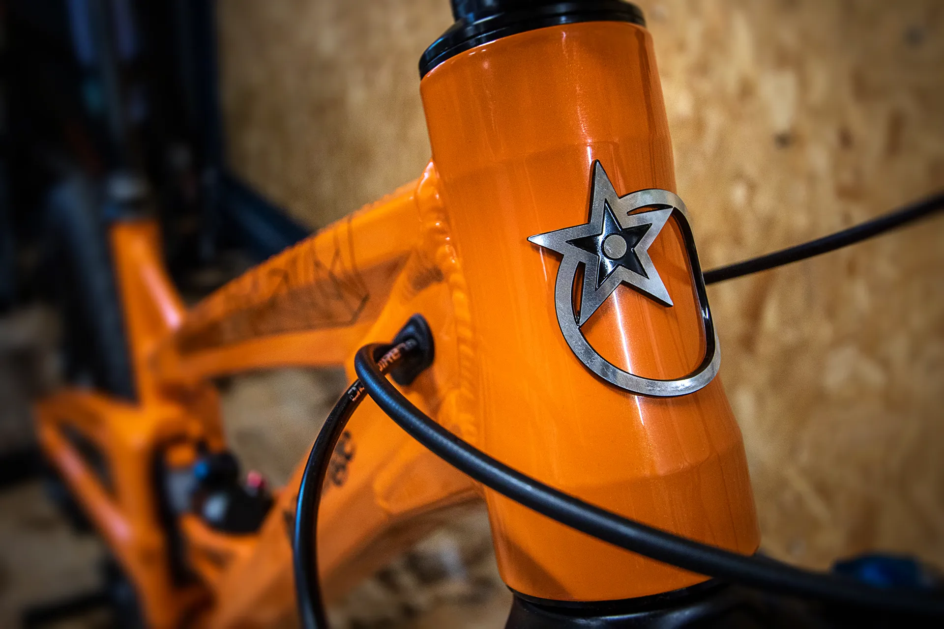 Orange Switch 7 Pro - Large - 2023